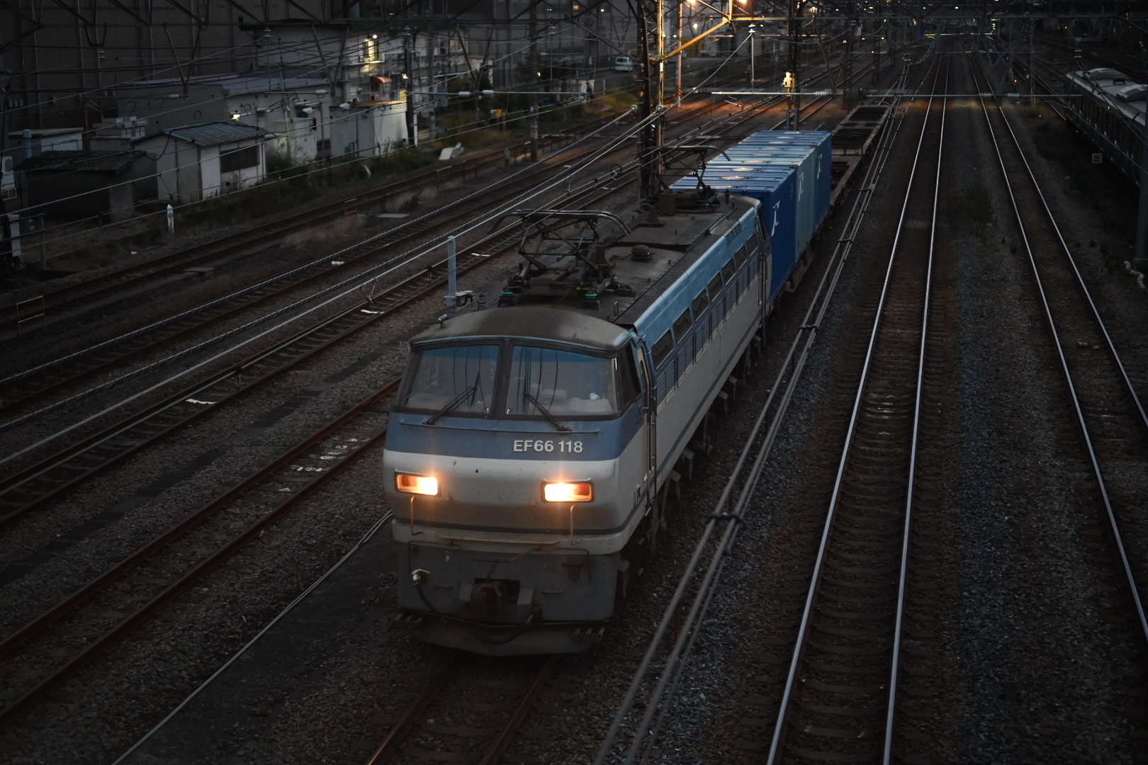 70レ EF210-13: 鶴見付近貨物列車見たまま情報